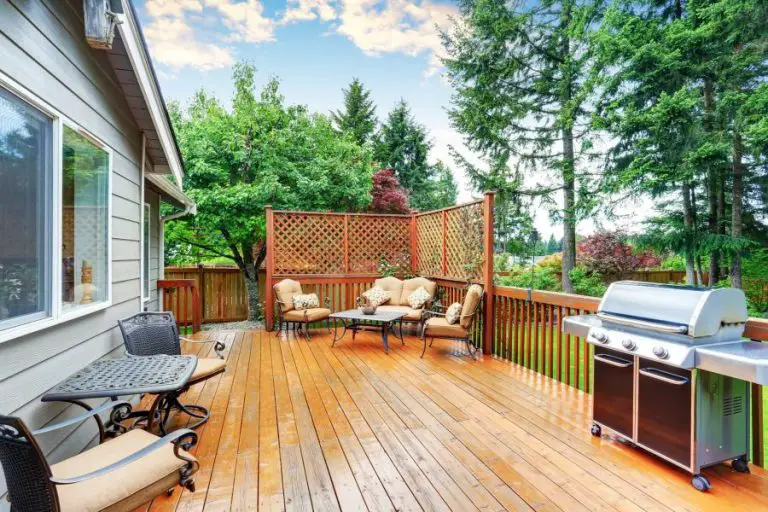 16 Stunning Deck Decorating Ideas on A Budget - MaterialSix