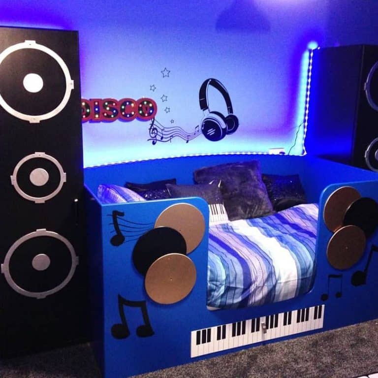 30+ Music Themed Bedroom Design and Decor Ideas - MaterialSix