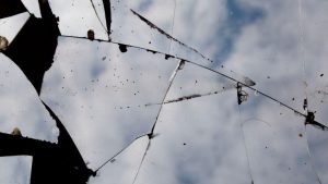 How to Fix a Cracked Mirror (DIY Step-by-step Guide)