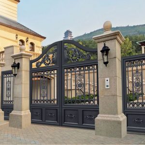 30 Cool Driveway Gate Ideas That’ll Increase Your Home’s Value