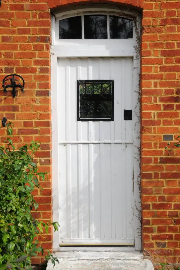 40+ Stunning Front Door Color Ideas For Red Brick House