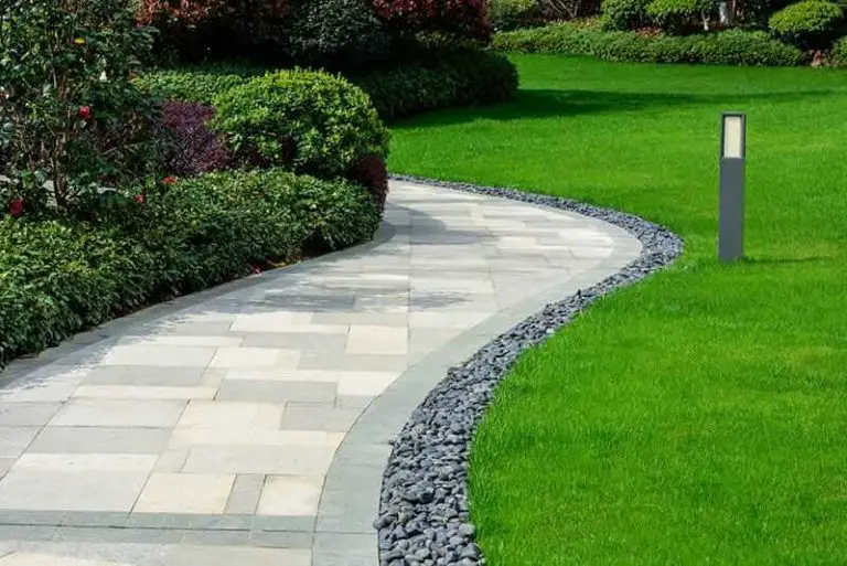 21 Top Driveway Edging Ideas That Will Improve Your Yard