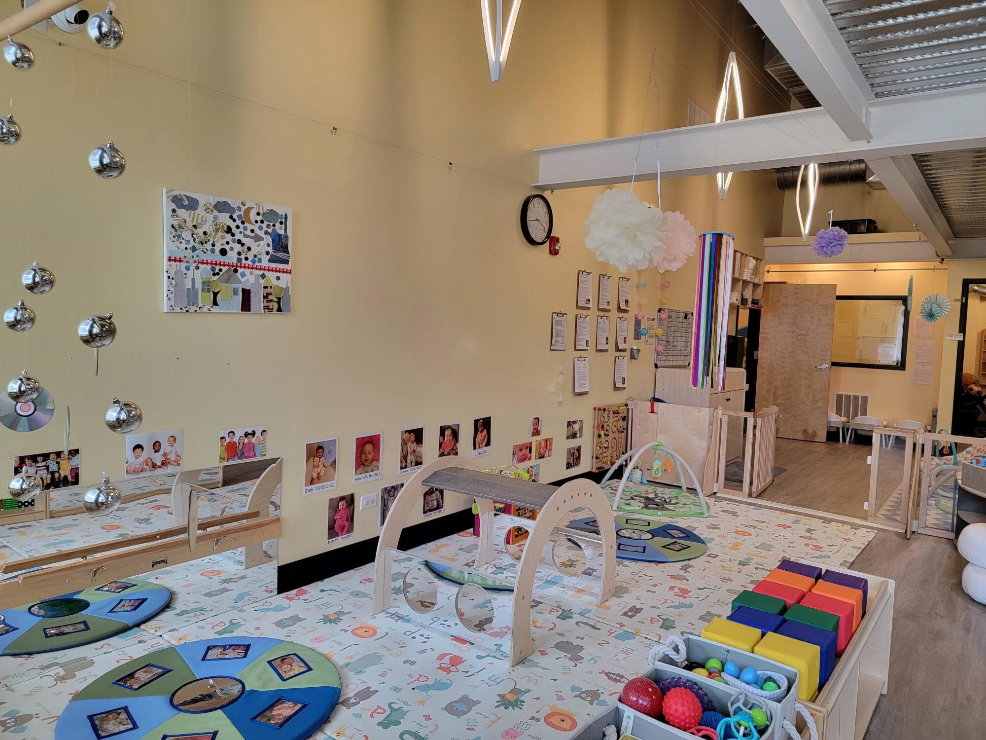 20 Modern Infant Room Daycare Decorations for the Chicest Little Ones ...