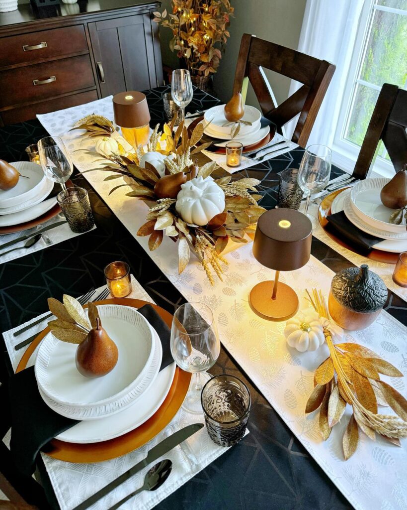 35 Cozy & Elegant Thanksgiving Table Settings That’ll Wow Everyone ...